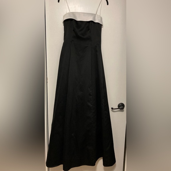 Urban Girl Nites | Dresses | Urban Girl Nites Prom Or Wedding Guest ...